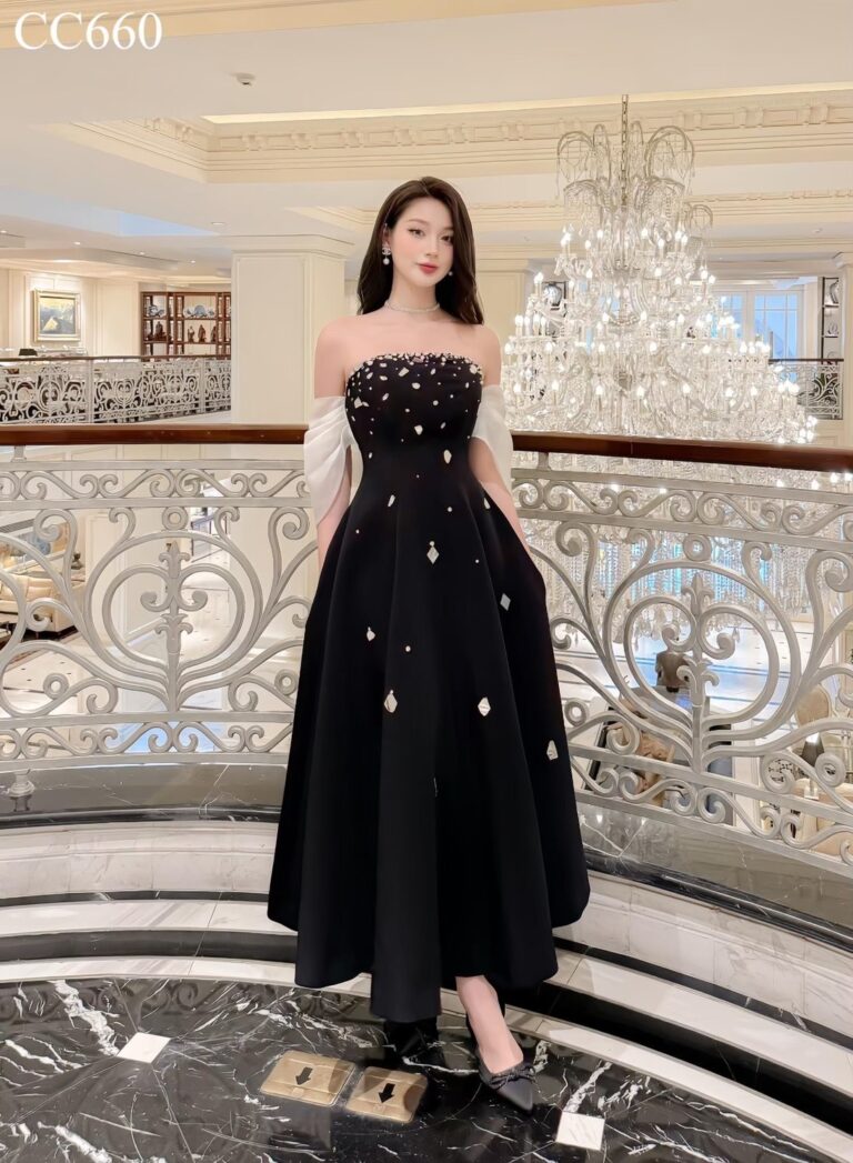 ชุดราตรียาว ปาดไหล่ แต่งเพชร สีดำ 3017 Size S-M - HiSoStyle.com