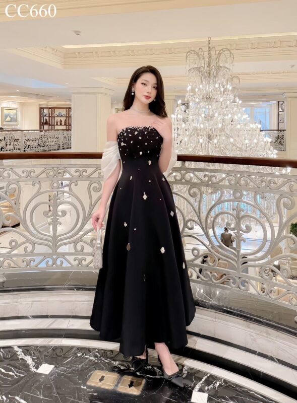 ชุดราตรียาว ปาดไหล่ แต่งเพชร สีดำ 3017 Size S-M - HiSoStyle.com